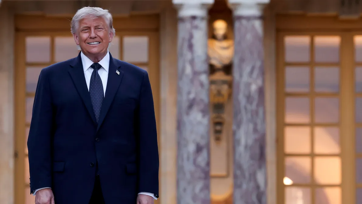 Vertrag in Verailles: US-Iran-Deal treibt die Börse an: US-Futures ...